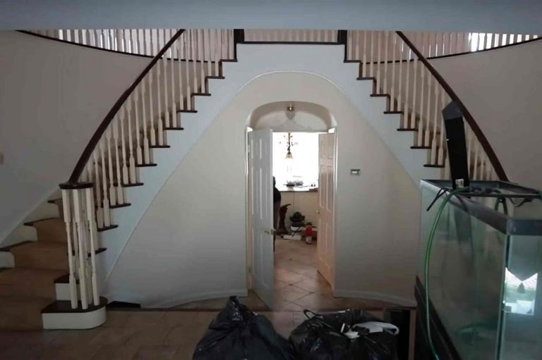 Inside The Abandoned "Gotti Mafia Family" Mansion Untouched Since 2016 ...