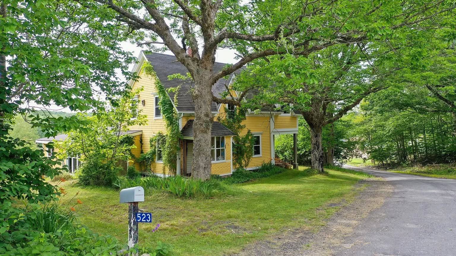 Beautiful Old House! Circa 1855 On 15.4 Acres Listed For Only $449,000 ...